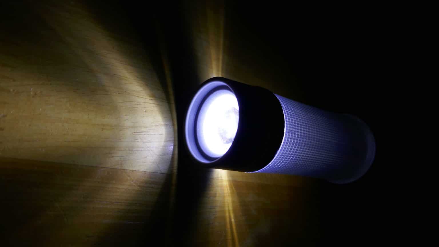 Best Car Window Breakers and How to Use Them - The Car Stuff